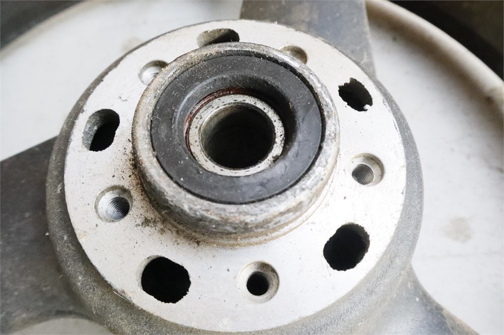 GTS Auctions - Kawasaki ZXR750H Front wheel (minor repair) - G21